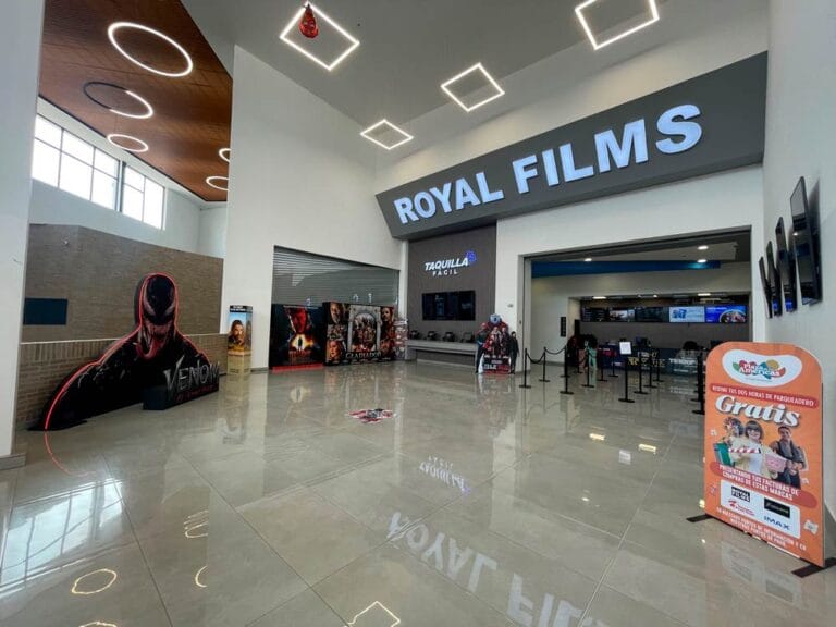 Cines - Centro Comercial Plaza de las Américas